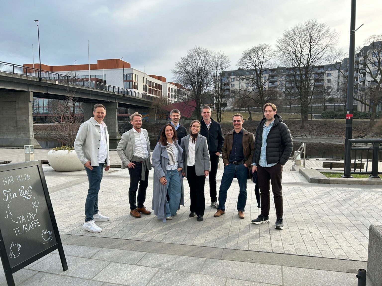 Planlegger 200 boliger på Fornebu - Betonmast